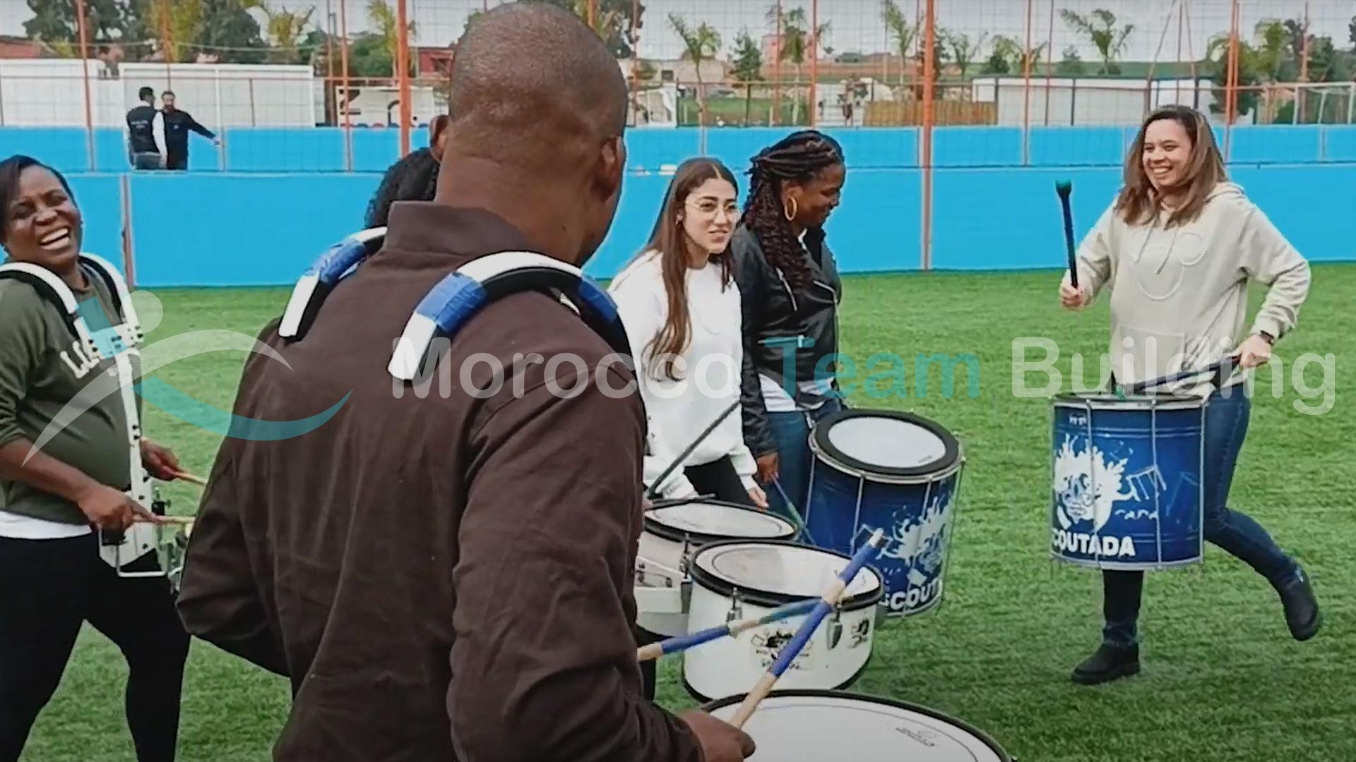 Atelier de percussion - agence team building au Maroc Team Building ...